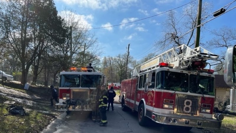 Shreveport firefighters battle multiple blazes over the weekend Shreveport firefighters battle multiple blazes over the weekend